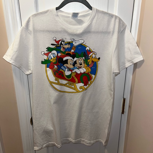 Disney | Shirts | Disney Mickey Mouse And Friends Christmas Tshirt ...